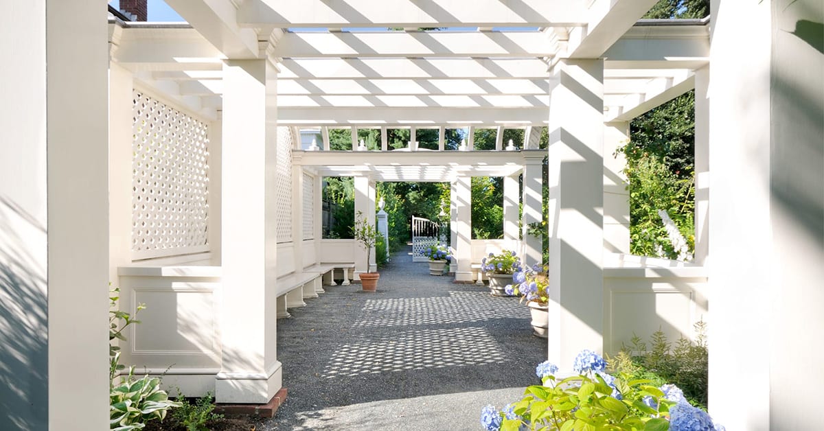 Seamless Outdoor Timber Beams | Russin